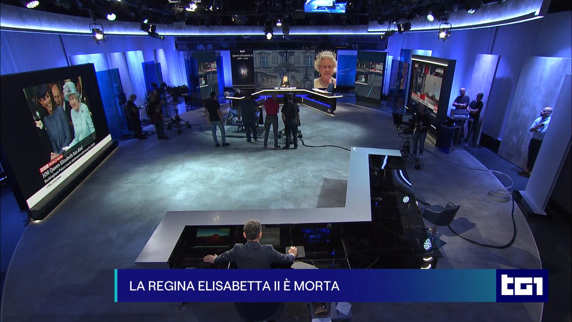 Le foto del nuovo studio del Tg1 dall'8 settembre 2022 - TvBlog Le foto del nuovo studio del Tg1 dall'8 settembre 2022 - TvBlog